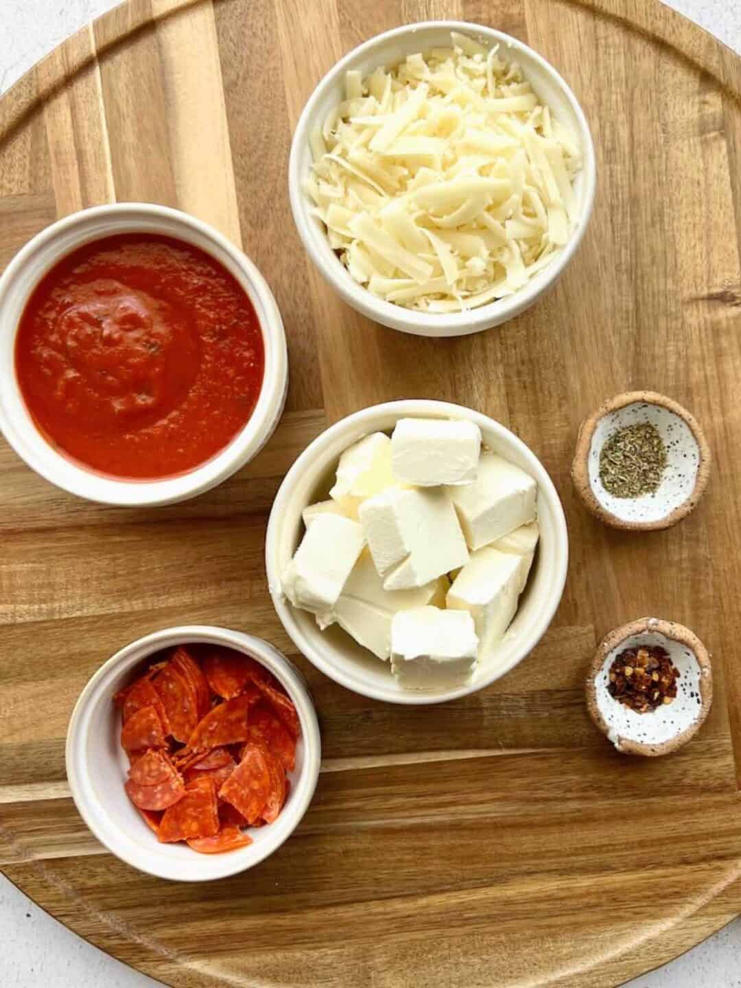 Baked Pepperoni Pizza Dip | Easy Party Dips