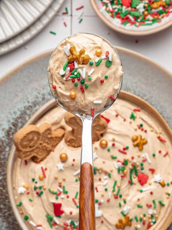 Sweet Gingerbread Dip - Bursting with Holiday Flavor! | Easy Party Dips